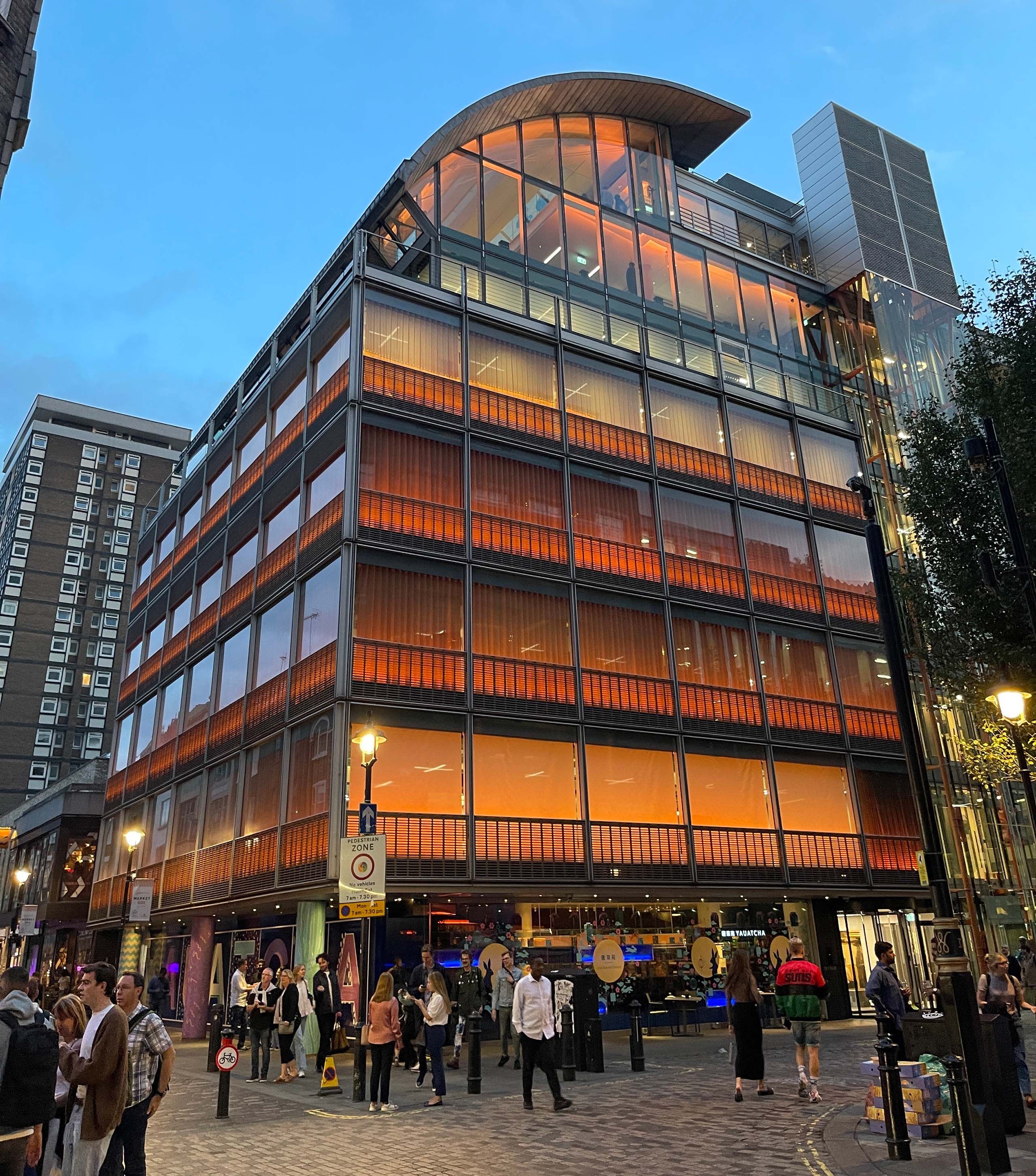 Copper HQ Soho London Facade Lighting - Portfolio | Lumascape